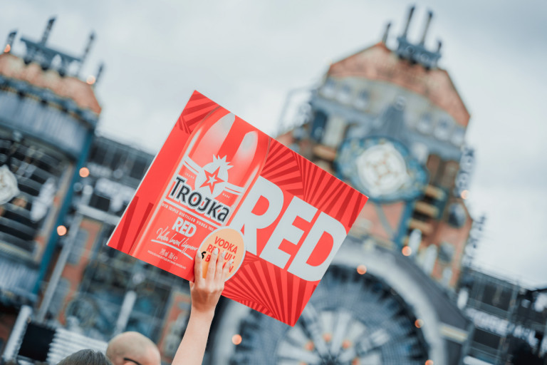 Trojka Red · Trojka Vodka